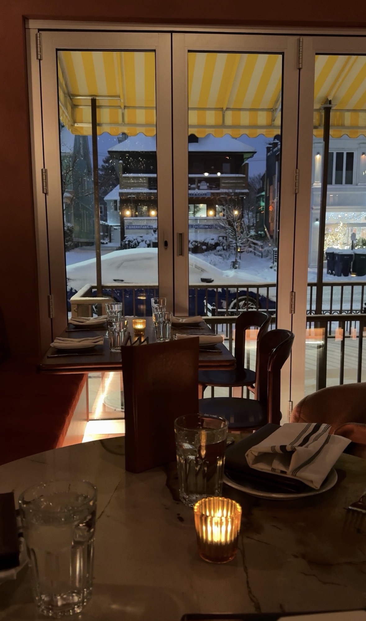 Warm Tables Inside, Chilly Outside – Tales from a Mid-Lifer